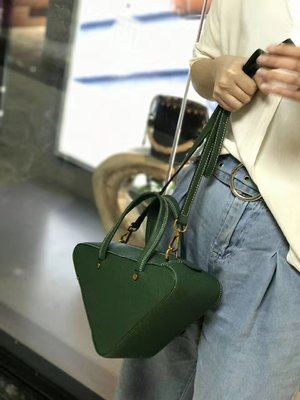 2018 New designed original manufacturer lady fashionable first layer leather special design shoulder bag