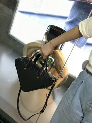 2018 New designed original manufacturer lady fashionable first layer leather special design shoulder bag