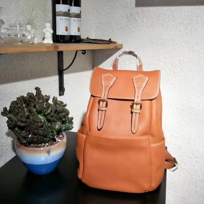 2018 New designed original manufacturer lady fashionable first layer leather lady  big backpack