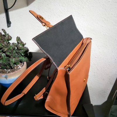 2018 New designed original manufacturer lady fashionable first layer leather lady  classical backpack