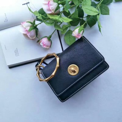 2018 trendy design original manufacturer  first layer leather lady shoulder  bag with bug ring