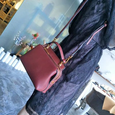 2018 hot sale original manufacturer  first layer leather vitage lady handbag