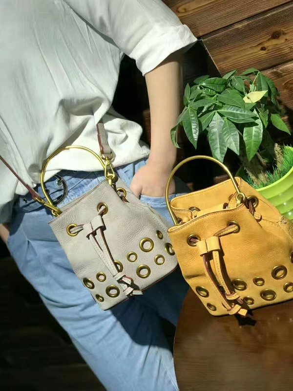 2018 original manufacturer lady fashionable first layer leather high quality special design lady small bucket bag