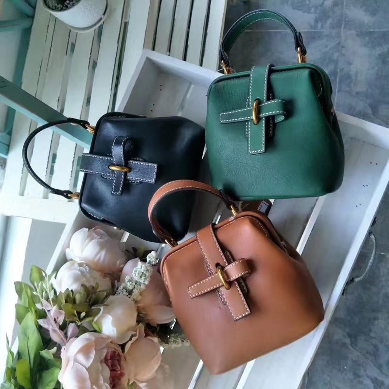 2018 trendy design original manufacturer  first layer leather lady practical shoulder bag