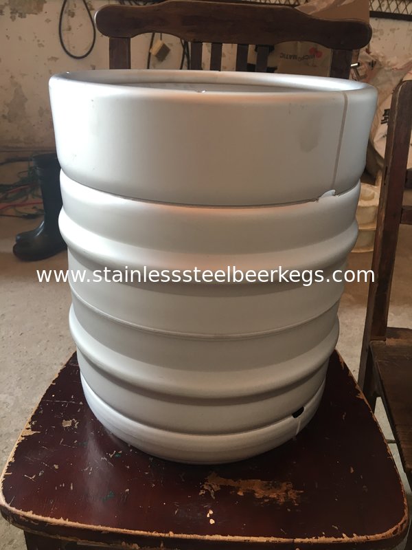 European keg 30L volume, with S type extractor tube fitting