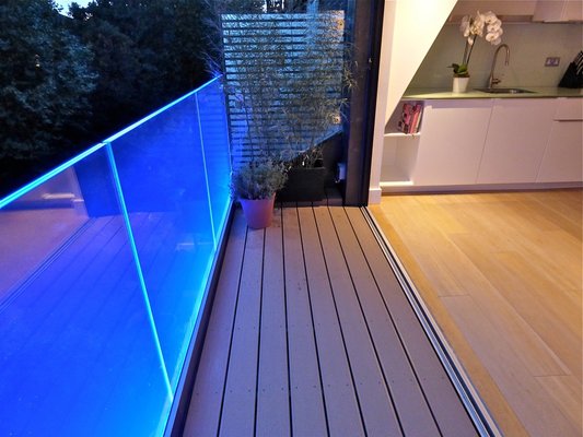 Exterior Aluminum U Channel For Glass Railing Tempered Glass Balcony Balustrade