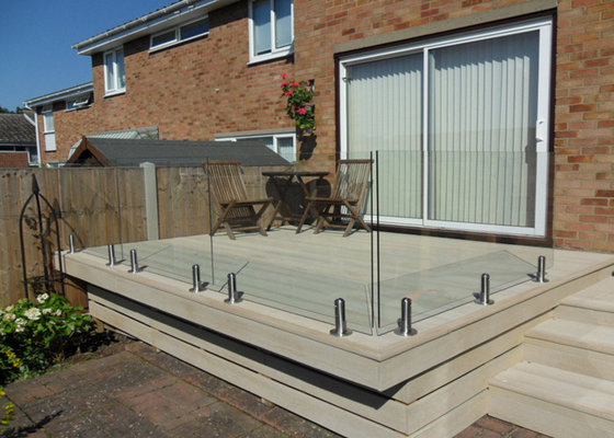 Frameless Toughened Glass Balustrade With Stainless Steel Spigot Design