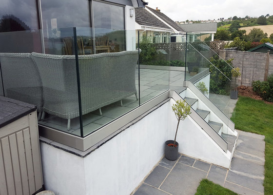 Outdoor Aluminum U Channel Glass Railing For Stair Exterior Glass Balcony Balustrade