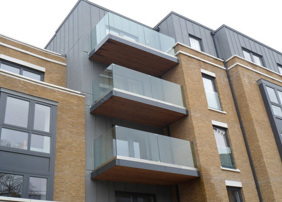 Balcony Design Aluminum U Base Channel Laminated Glass Balustrade
