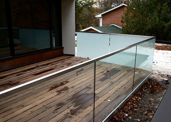 Residential Frameless Glass Balcony Balustrade Systems Fascia Mounted Glass Handrail