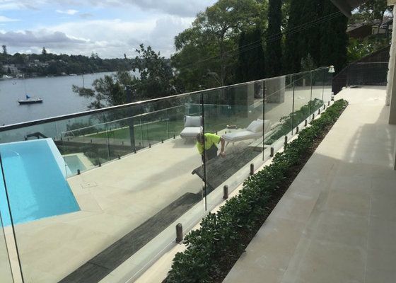 Stainless Steel Glass Spigot Tempered Glass Railing Design For Pool Fence