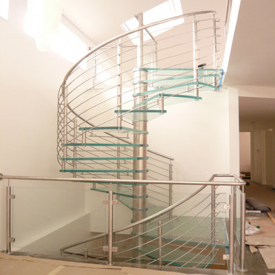 Modern Stylish Tempered Glass Steps Stainless Steel Spiral Stairs Curved Staircase For Villa