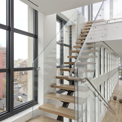 Indoors modern design steel wood straight staircase with glass railing