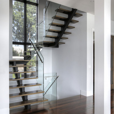 Customized Indoor U Shape Steel Wood Staircase Design For Villa