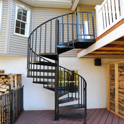Carbon Steel Tread Custom Spiral Staircase /Outdoor Metal Spiral Staircase