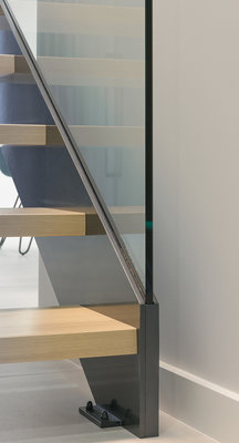 Modern stair floating straight stairs Interior staircase with Wood Tread and Glass Railing