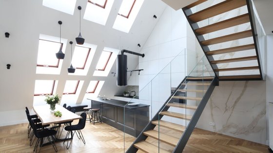 Modern stair floating straight stairs Interior staircase with Wood Tread and Glass Railing