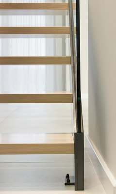 Modern stair floating straight stairs Interior staircase with Wood Tread and Glass Railing