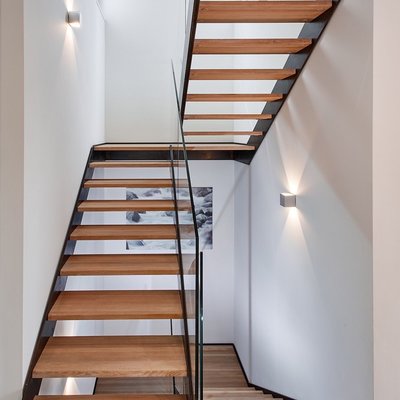 Customized modern stairs design indoor solid wood double steel stringer staircase