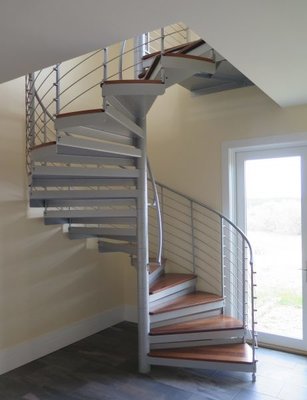 Clear view indoor wooden tread spiral glass railing staircase glass spiral staircase design