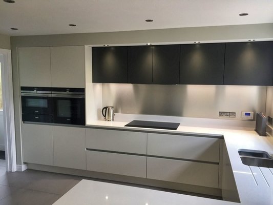 Black White MDF Kitchen Cabinets With Painting Finish Traditional Kitchen Cabinets