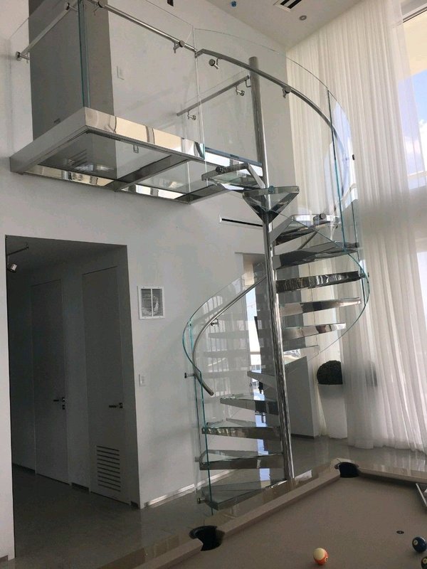 Clear view indoor wooden tread spiral glass railing staircase glass spiral staircase design