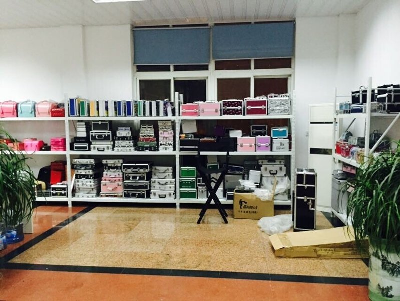 Yiwu Hengxin Cases & Bags Co.,Ltd