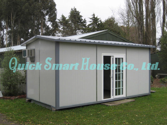 Windproof Portable Modular Homes , Galvanized Small Prefabricated House