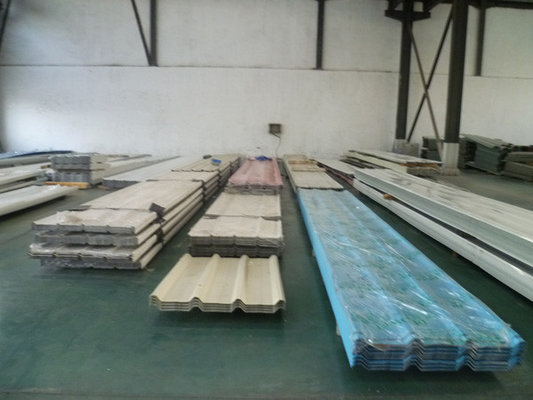 Galvanized Corrugated Color Steel Sheet With Waterproof , Fire Insulation