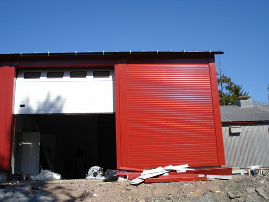 Eco Friendly Prefabricated Steel Buildings , Red Steel Structure Shed