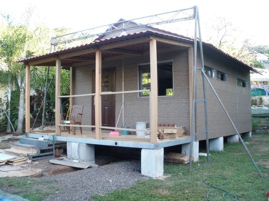 Low Economical Prefabricated Light Steel Structure House , Modern and Small