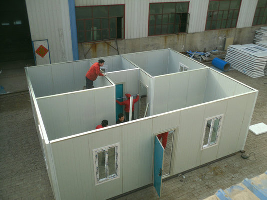 Sandwich Panel Prefabricated House , Customized Flexible Modular Homes