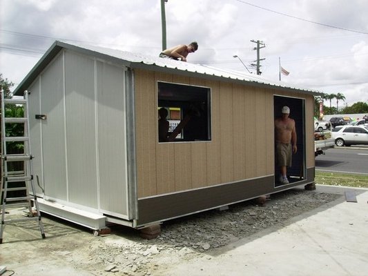 Sandwich Panel Prefabricated House , Customized Flexible Modular Homes