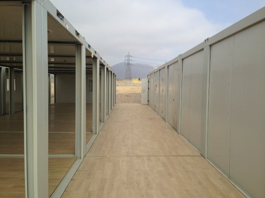 Combined Standard Prefabricated Shipping Container Homes with Sandwich Panel Door
