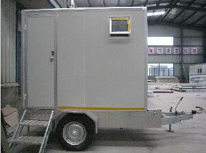 Portable Prefabricated Steel Toilet With Trailer , Sandwich Panel Made Toilet Used Outdoor