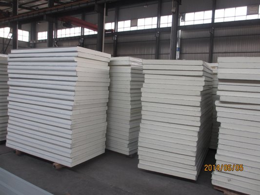 Color Building Wall Roof Sandwich Panel 1150mm width Fireproof