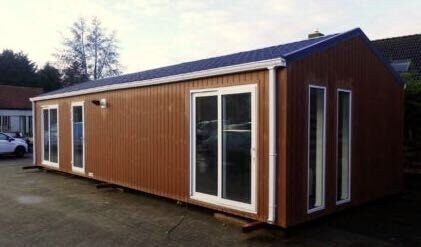 Modern Flat Roof Prefabricated House , Pre Built Homes Fireproof