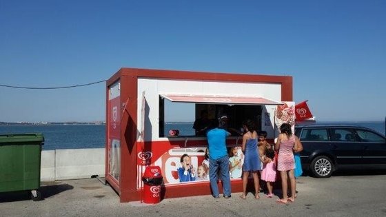 Bolts Folding Container Kiosk , 16ft Showing and Shop Kiosk