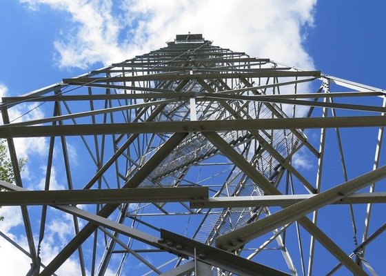 Custom Wind Speed Angle Steel Tower ISO18001 Approval 30 Years Lifespan