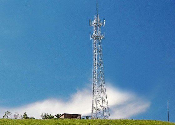 Communication Angle Steel Tower 4.8S / 6.8S / 8.8S Bolt Grade 20m - 180m Height supplier