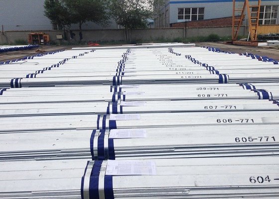 10KV - 1000KV Power Transmission Line Tower , Silver Lattice Steel Towers supplier