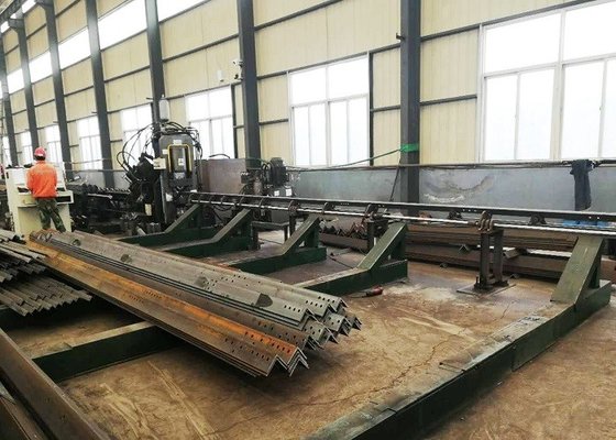 Q235B / Q345B Steel Electric Power Line Towers , Painted Communication Tower supplier