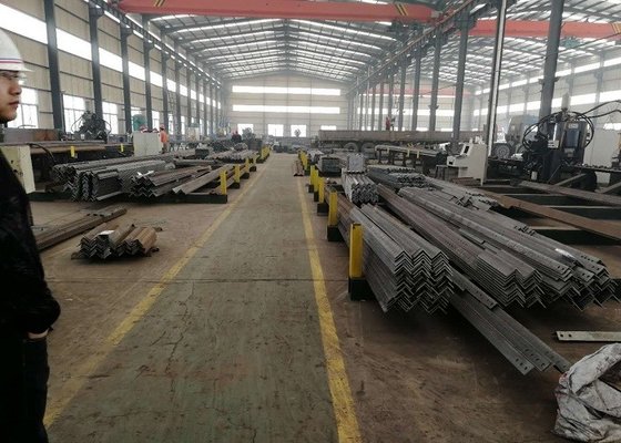 Painted Steel Structure Tower For Communication 20m - 180m Tower Height supplier