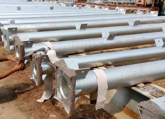 Four / Three Leg TV Antenna Tower Hot - Dip Galvanized / Painted Surface supplier