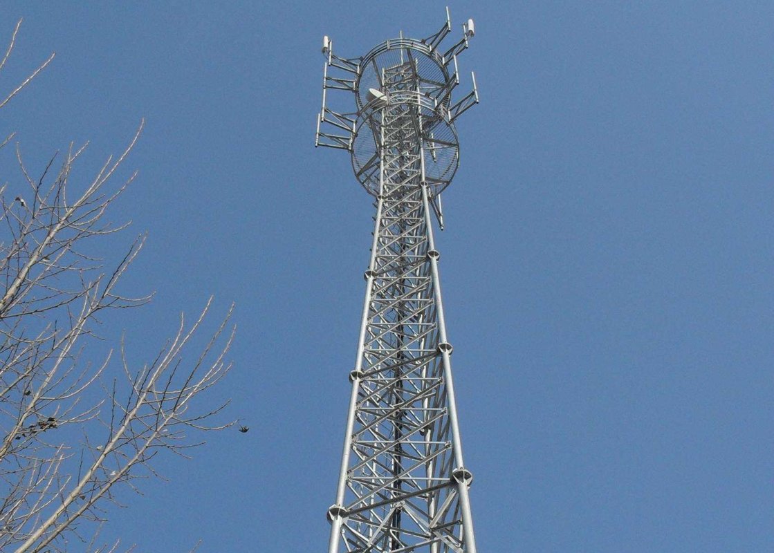 CO2 Shielded Arc Welding Hot-dip Galvanizing Tubular Steel Tower , Steel Lattice Antenna Tower With Bolts and Nuts supplier