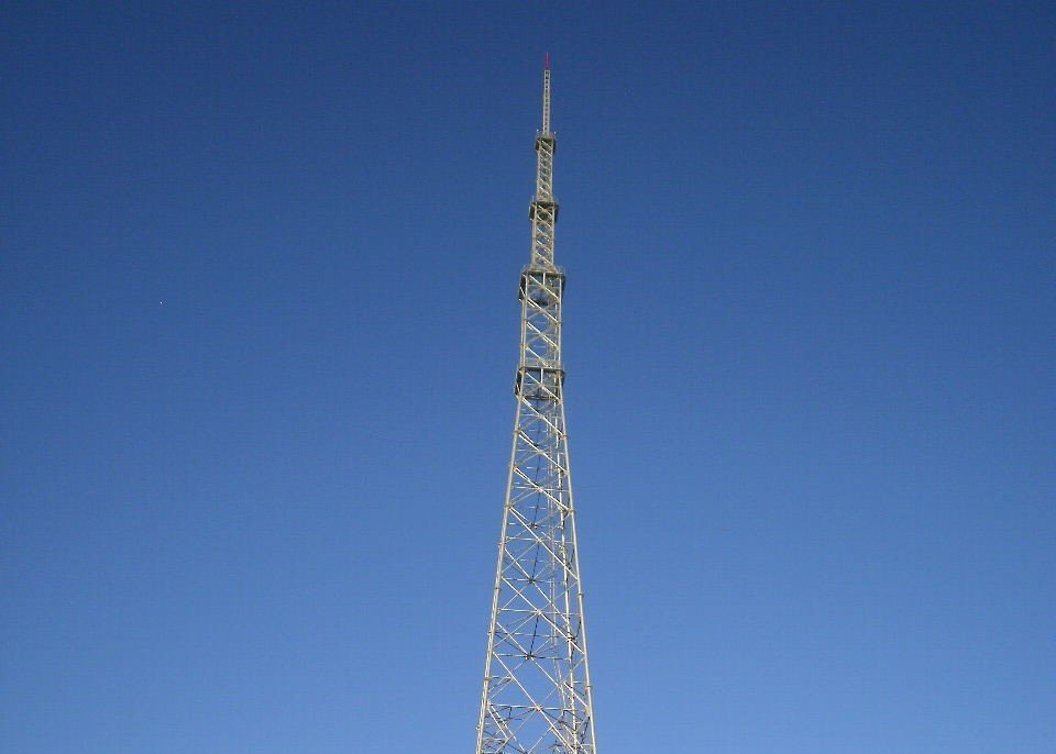Durable TV Antenna Tower 70m Height With 4.8S / 6.8S / 8.8S Connecting Bolts supplier