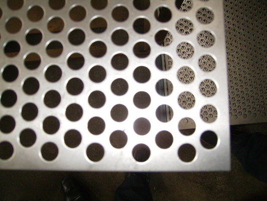 China Stainless Steel Perforated Metal Sheet/Galvanized Steel / Aluminum / , Hole Dia 0.84mm supplier
