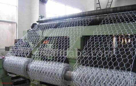 China Heavy Hot - Dipped Galvanized Hexagonal Wire Mesh Gabion Cage Box supplier