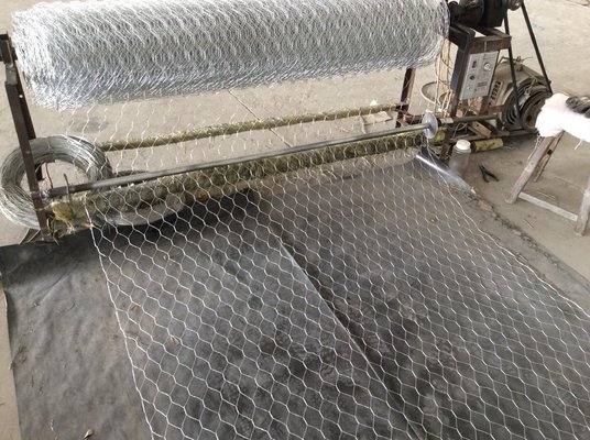 Customized High Tensile Strength hexagonal wire netting , Chicken Wire Mesh supplier