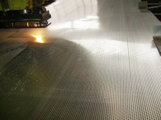 SUS304 316 Stainless Steel Perforated Sheet Steel Round Plates 1m x 2m supplier